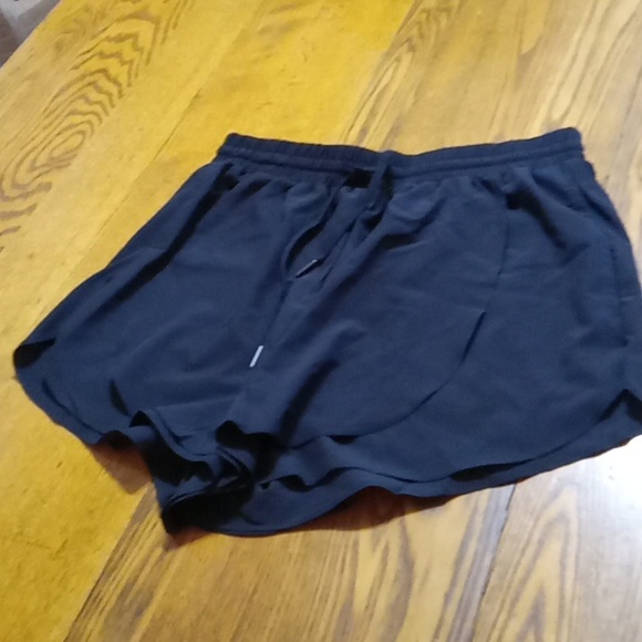 HALARA | Shorts | Halara Women Shorts Black Medium New Pilates Workout ...